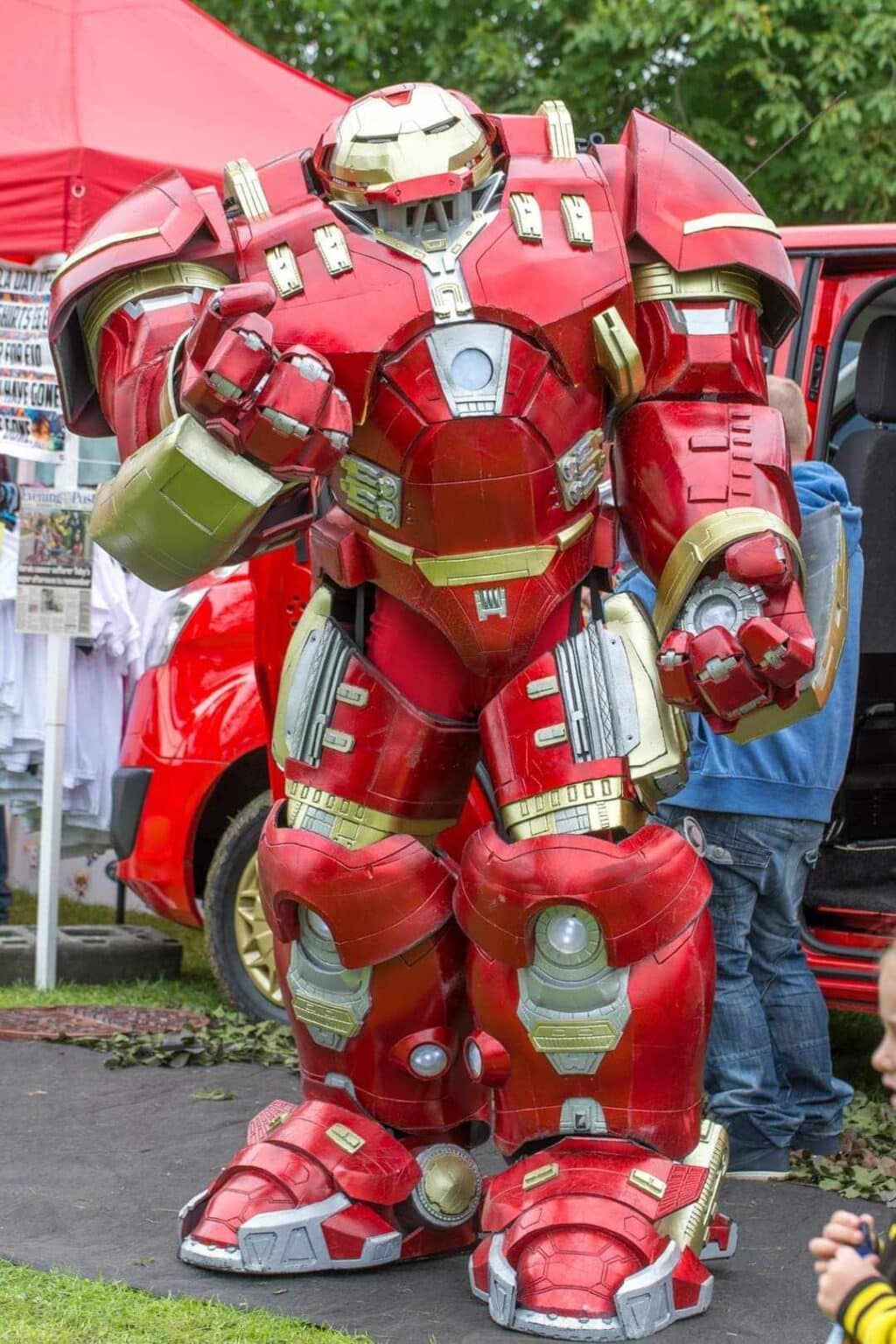 Bumblebee and Iron Man - Dubbed Out Festival
